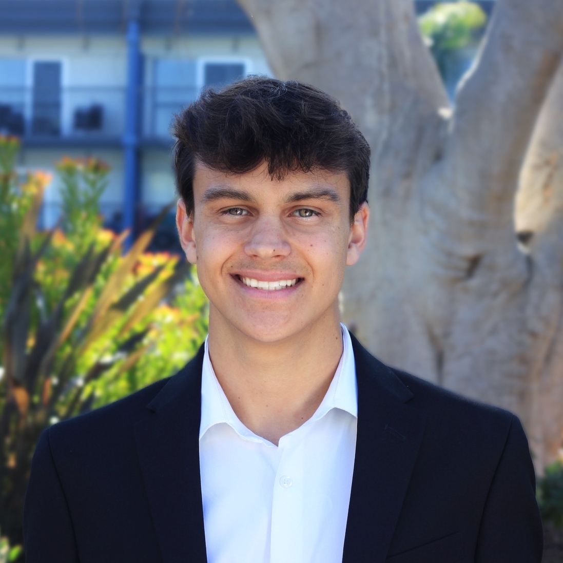 Joseph Headshot - Class Realty Group